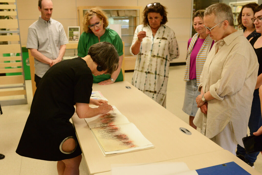 Final gallery: Three conversations - MUMAQ and BIECTR | Dialogues